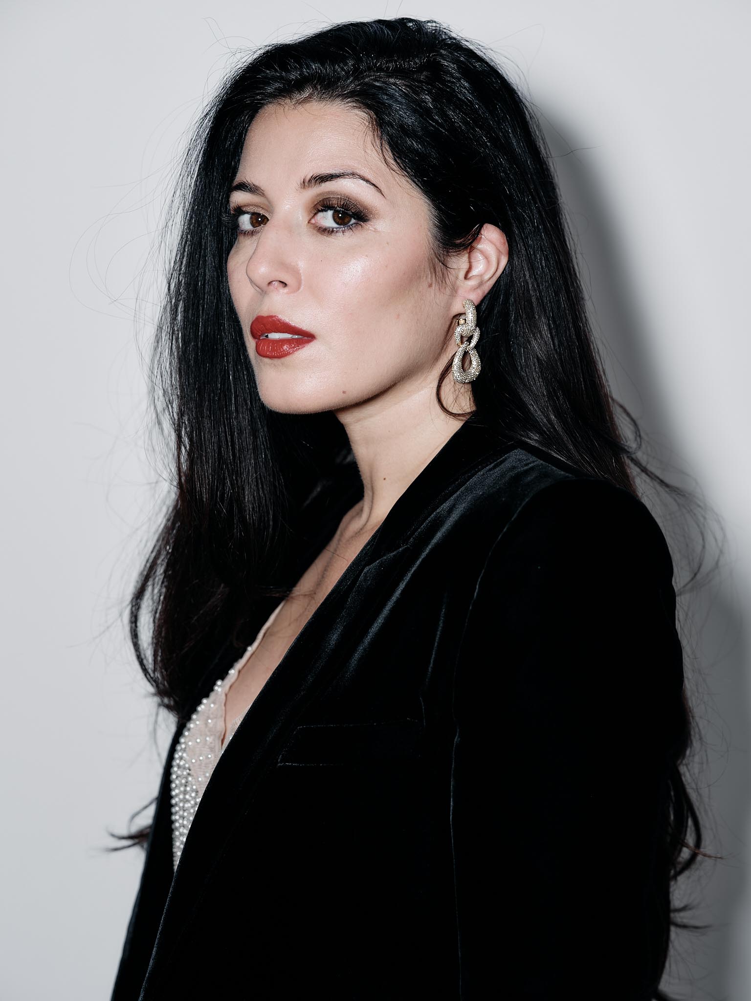 Biography - Elizabeth Tabish